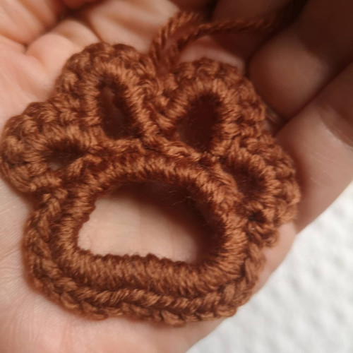 Paw print crochet pattern | Luna the Ladybird Cr