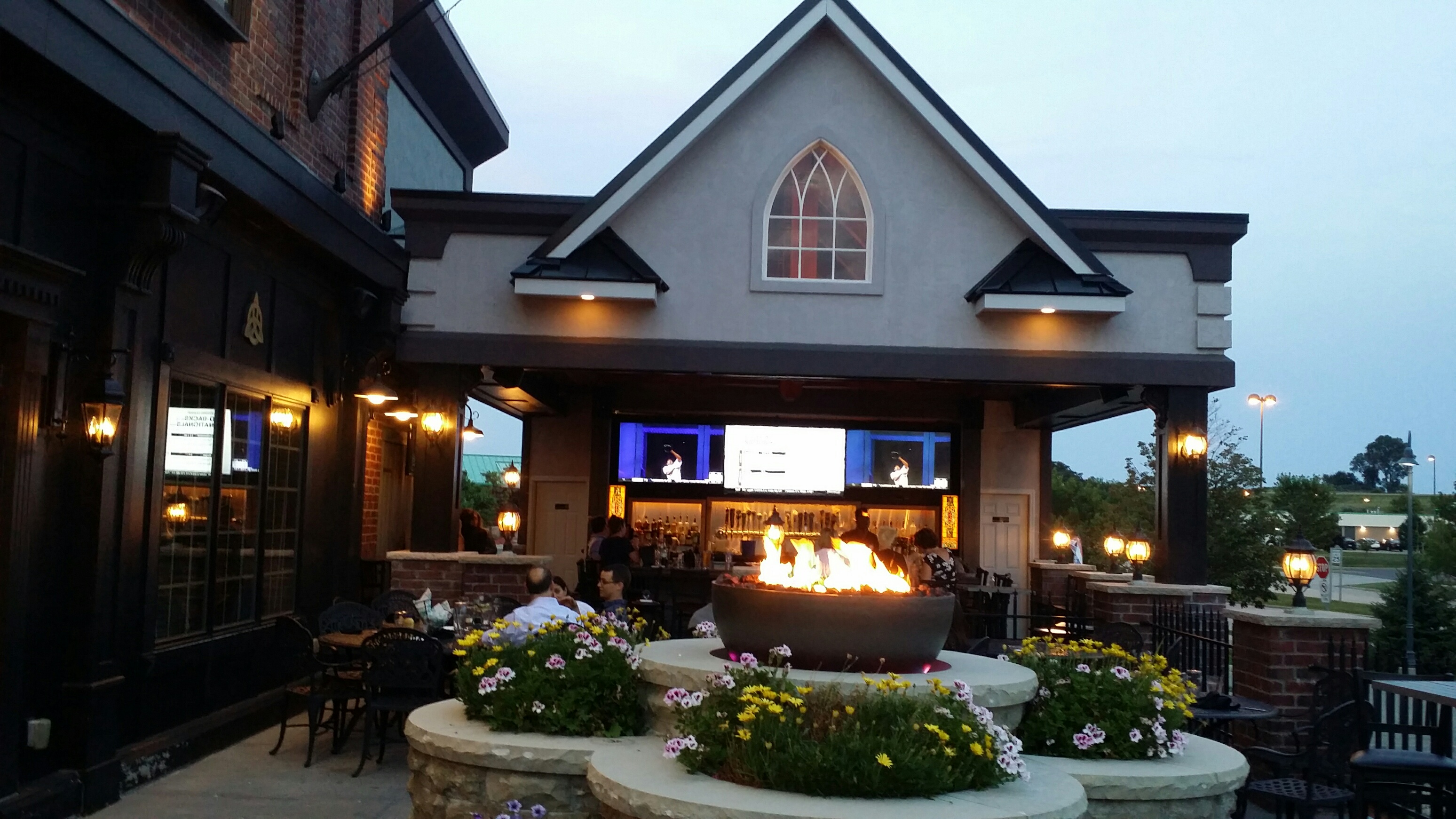 Fiddler's Green Beer Garden | Erin's Snug Irish Pub