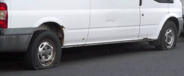 Lyons Tyres | HGV Mobile Tyre Fitting