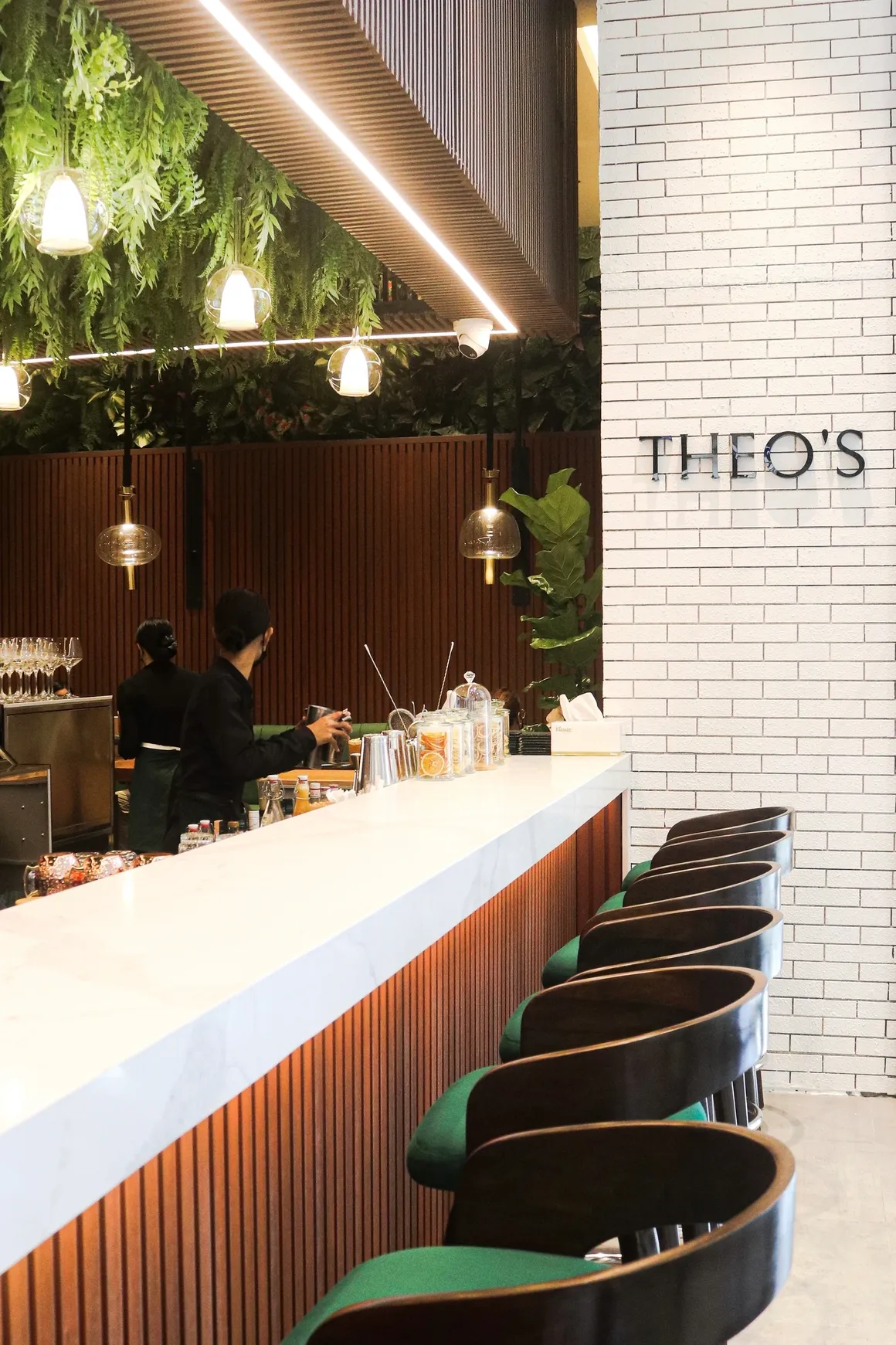 Reservations | Theo’s Restaurant • Bakery
