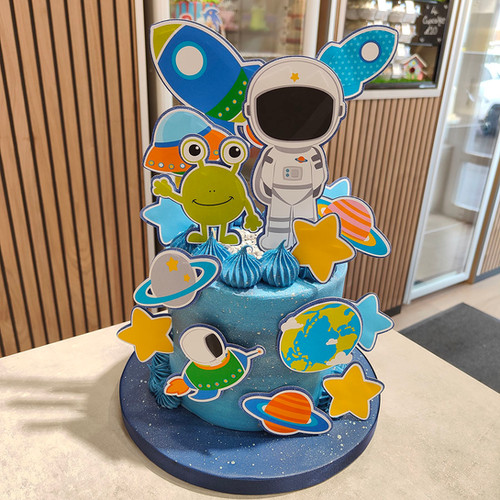 Astronaut Space Cake 👨‍🚀 | create-a-cake