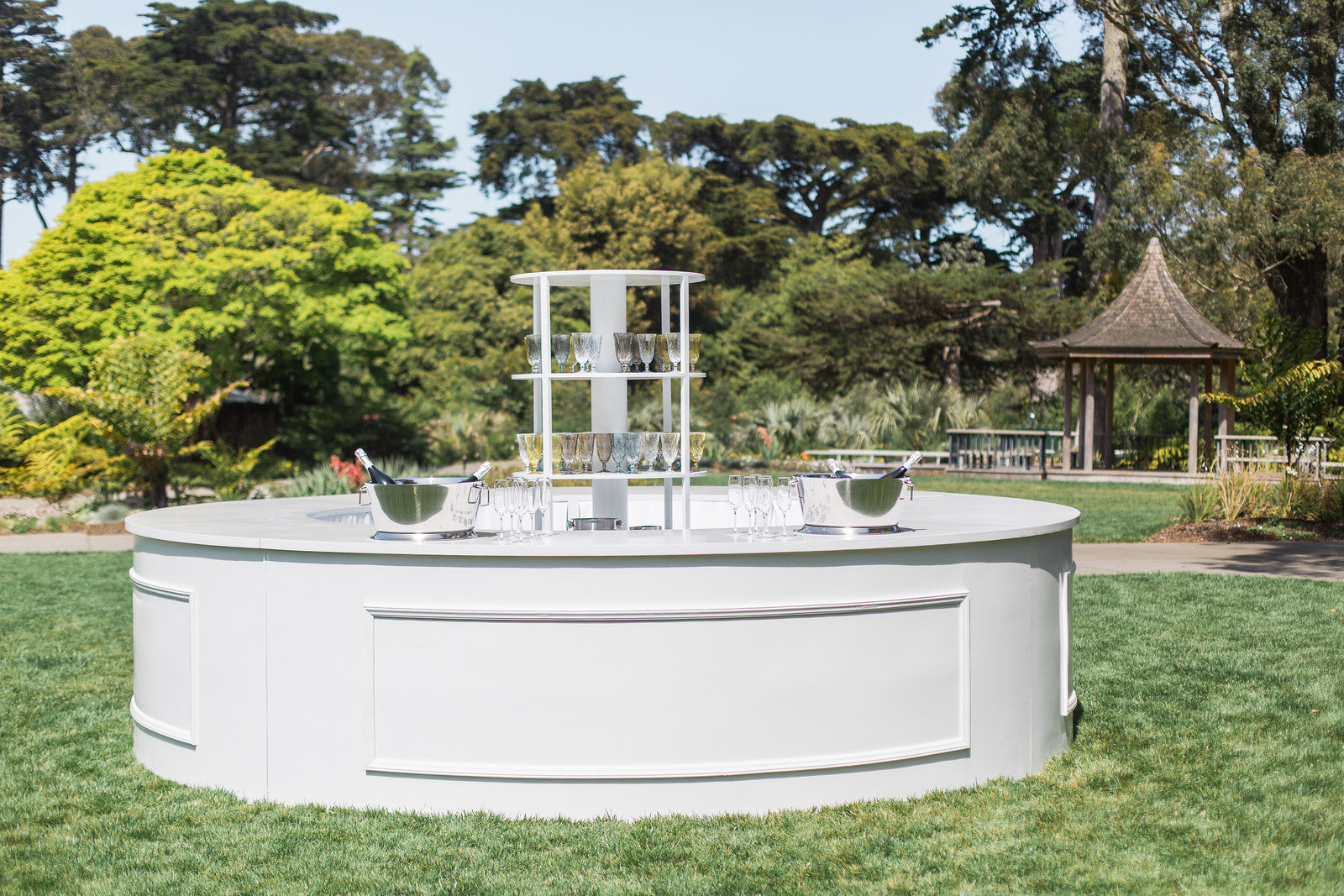 14' WHITE ROUND - BAR - Hensley Event Resources