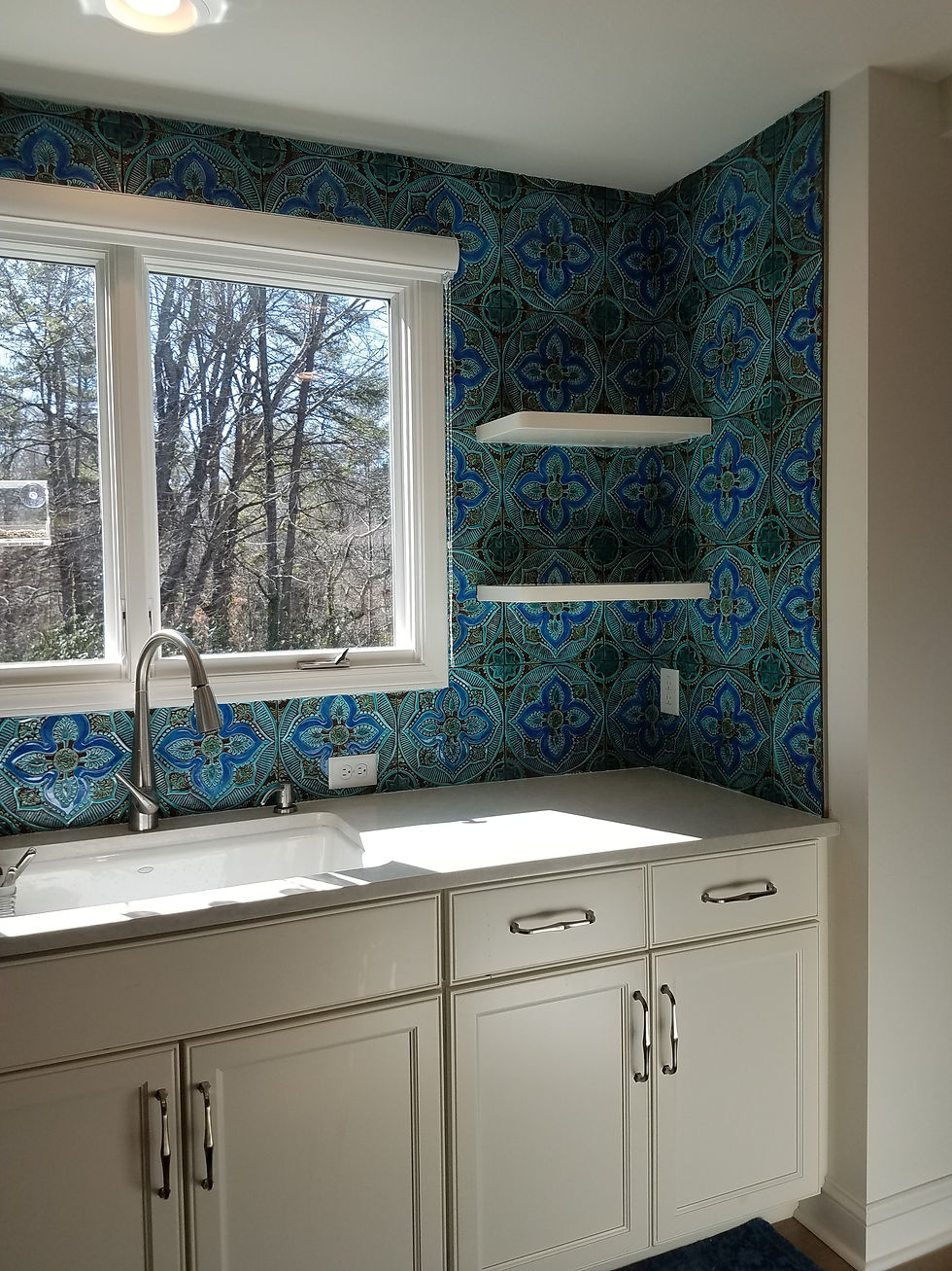 Ceramic | Reptile & Curled Tail Pottery