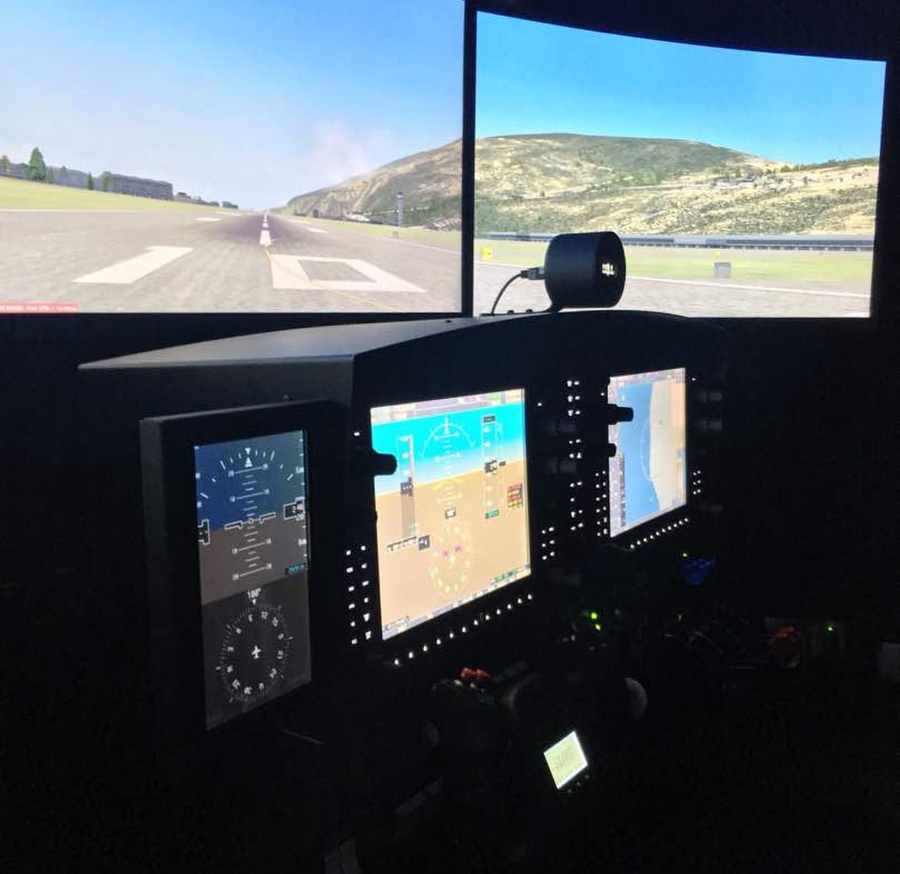 SIMULATOR CESSNA 172 G1000 3 SCREEN | Orlando Flight Sch
