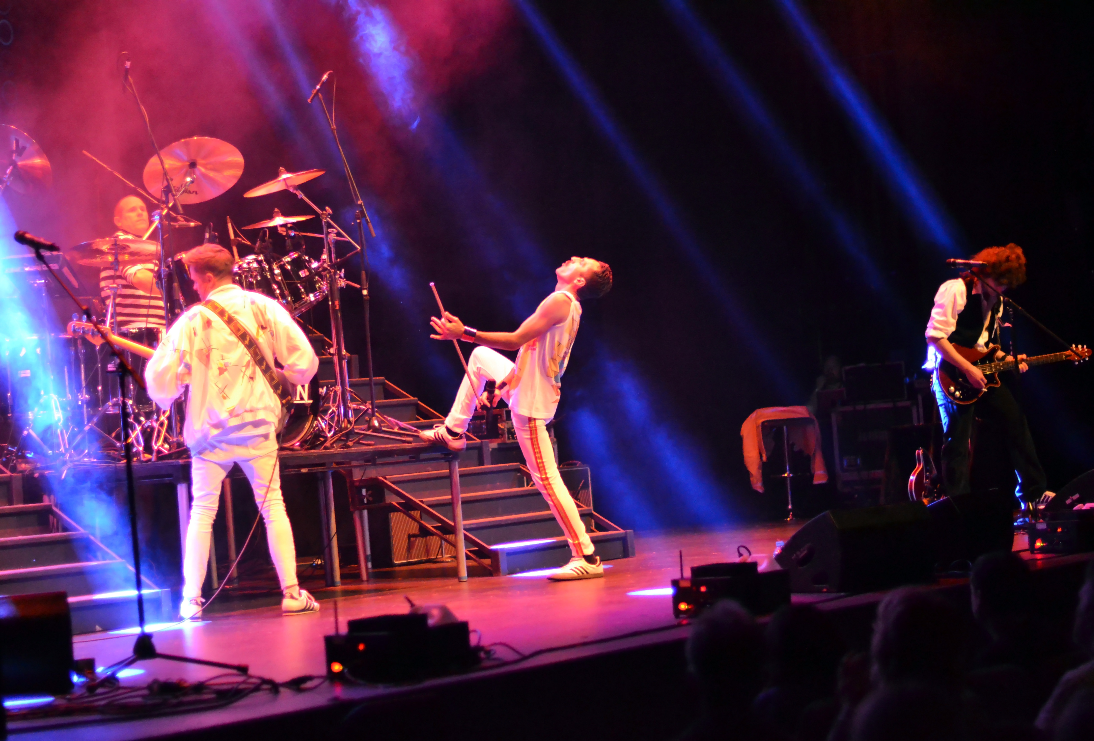 Flash Queen Tribute Band - Home