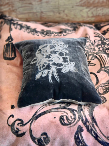 Charcoal Velvet Sachet | JENNIFER LANNE