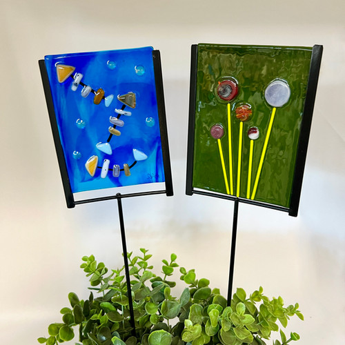 Garden Stakes - Fish Bones & Pops of Color | blazingstararts