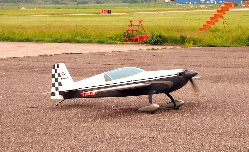 Extra 330lx 37% | Krill Model Aircraft