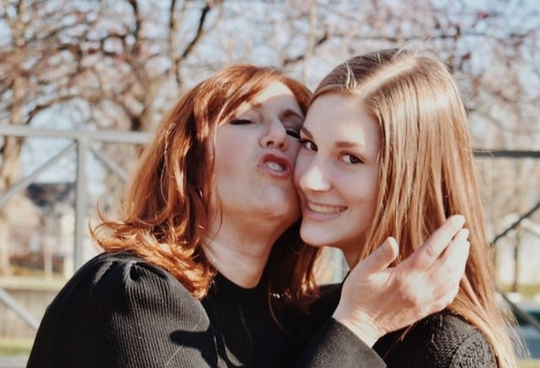 The Struggle Of Being A "Good Daughter" To A Narcissistic Mother – The ...