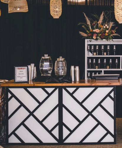 Black & White MOD Bar | gotyacoveredlinens