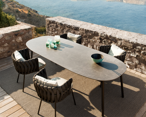 Tosca dining table