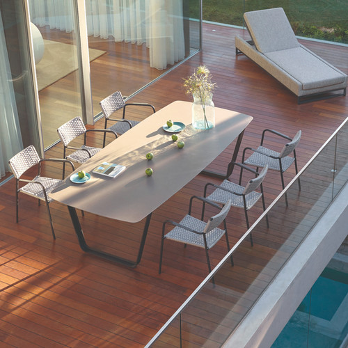 Air dining table | The Modern Garden Company