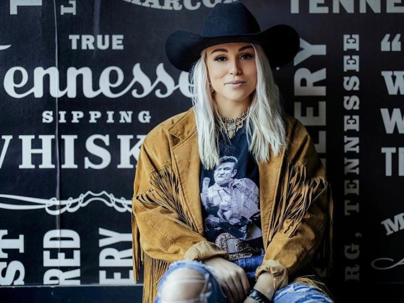 Royale Lynn Reflects On Her Start In Country Music And New Single ...