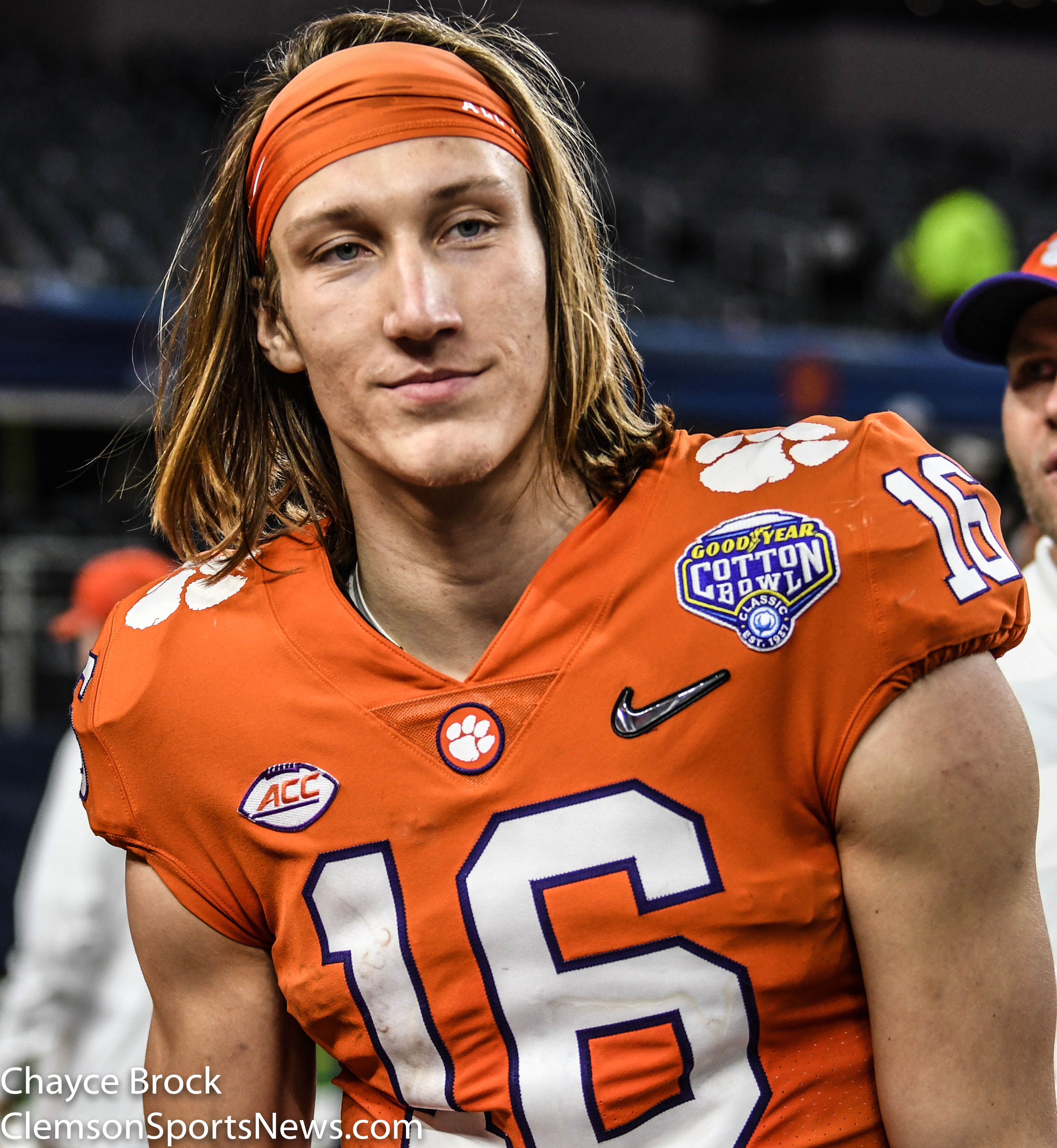 Lawrence Collects 2018 Archie Griffin Award - Clemson Sports News