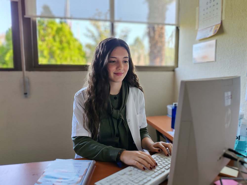 Andrea Mª González, enfermera escolar del Colegio Punta Galea. ¿Qué te ...
