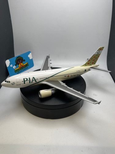 PIA A310-300 (XX20002) | Squatchy’s