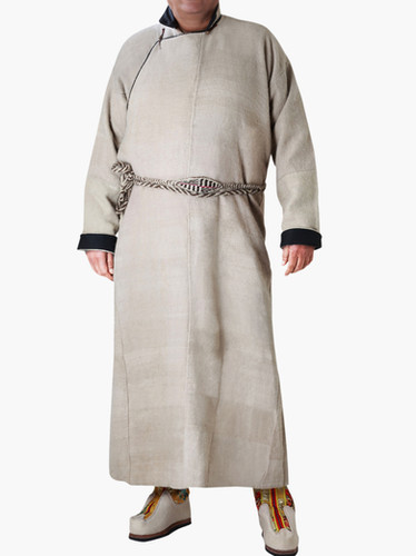 Ladakhi Pure Sheep Wool, Handmade Goncha (Robe) with Sash | soilofindia.in