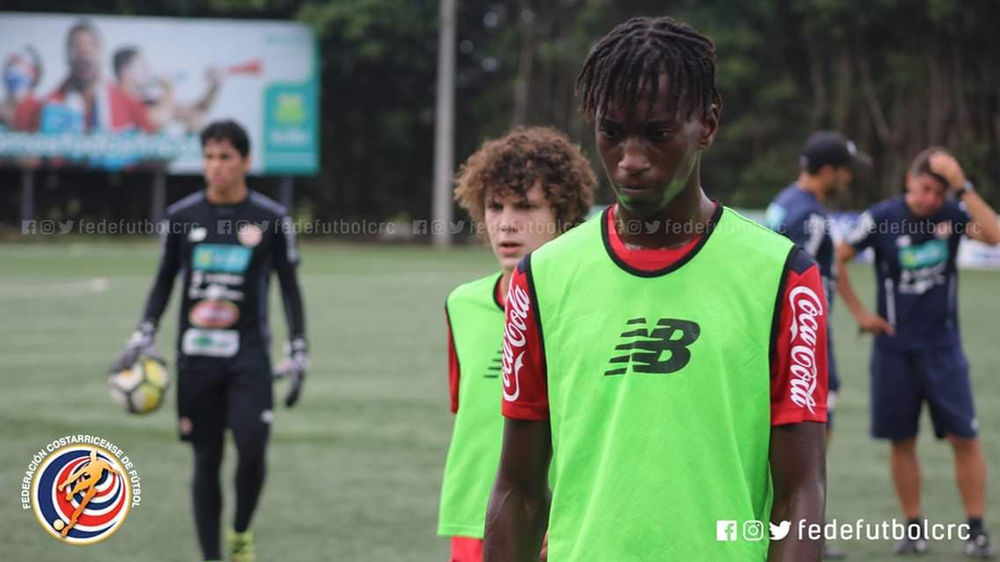 Roan Wilson, un juvenil que ya hace sus primeras armas en la Primera ...