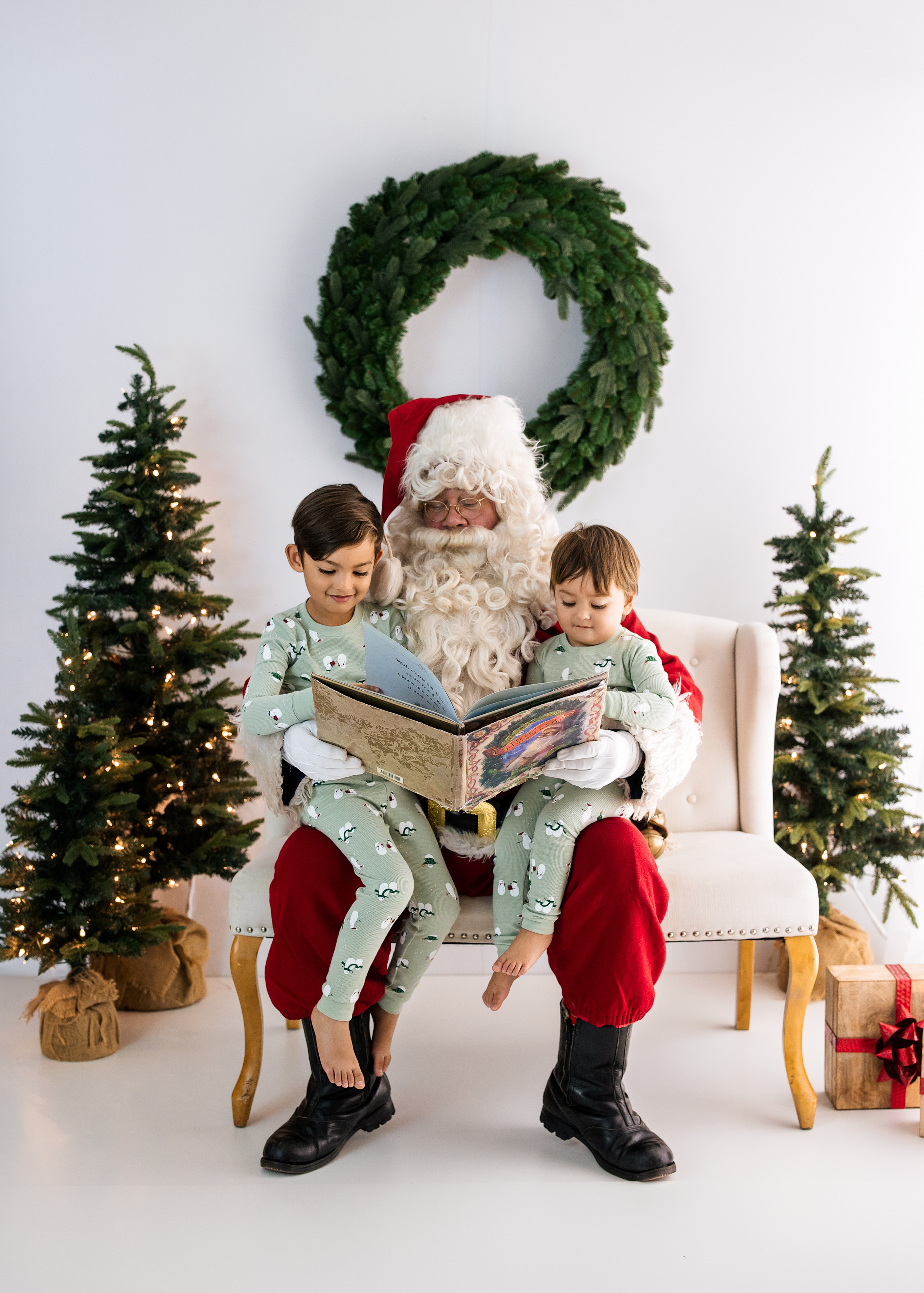Santa Pop-Up Sessions by Little Joys | Deanna Dunham Design