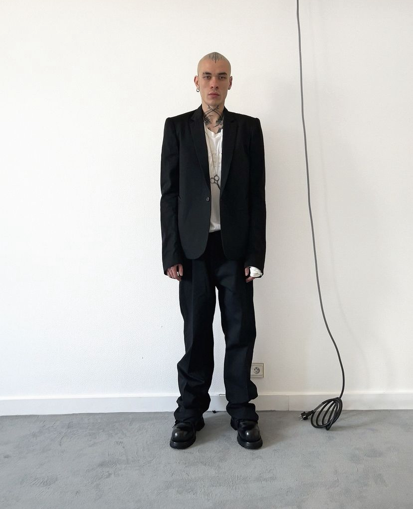 Alexander Digenova: Blending Couture and Chaos in his SS25 Collection