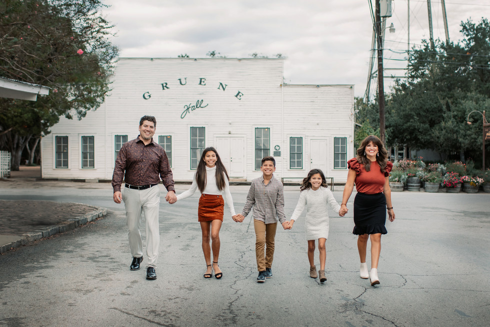 family portrait photography | New Braunfels | Caressa Captures