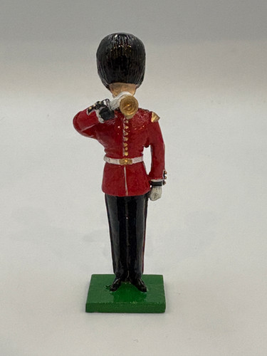 Fig338 Scots Guard Standing Bugler | British Toy Soldier Company
