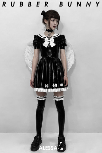Alessa Latex Rubberbunny