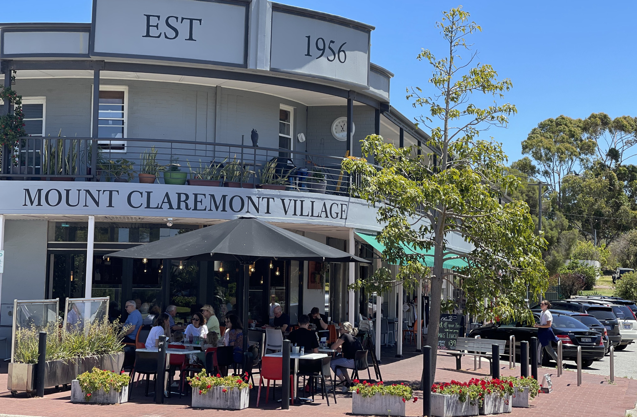 Cafe Restaurant in Mount Claremont Perth | Claremont Cafe Deli Chicchi