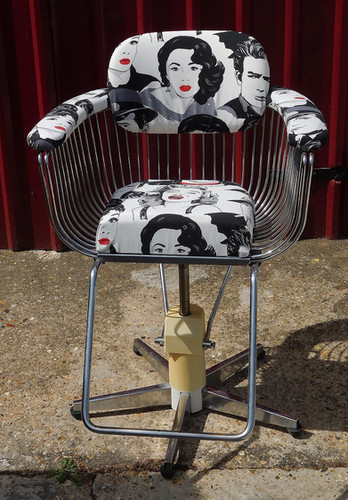 Celebrity Chair | amazing-tables