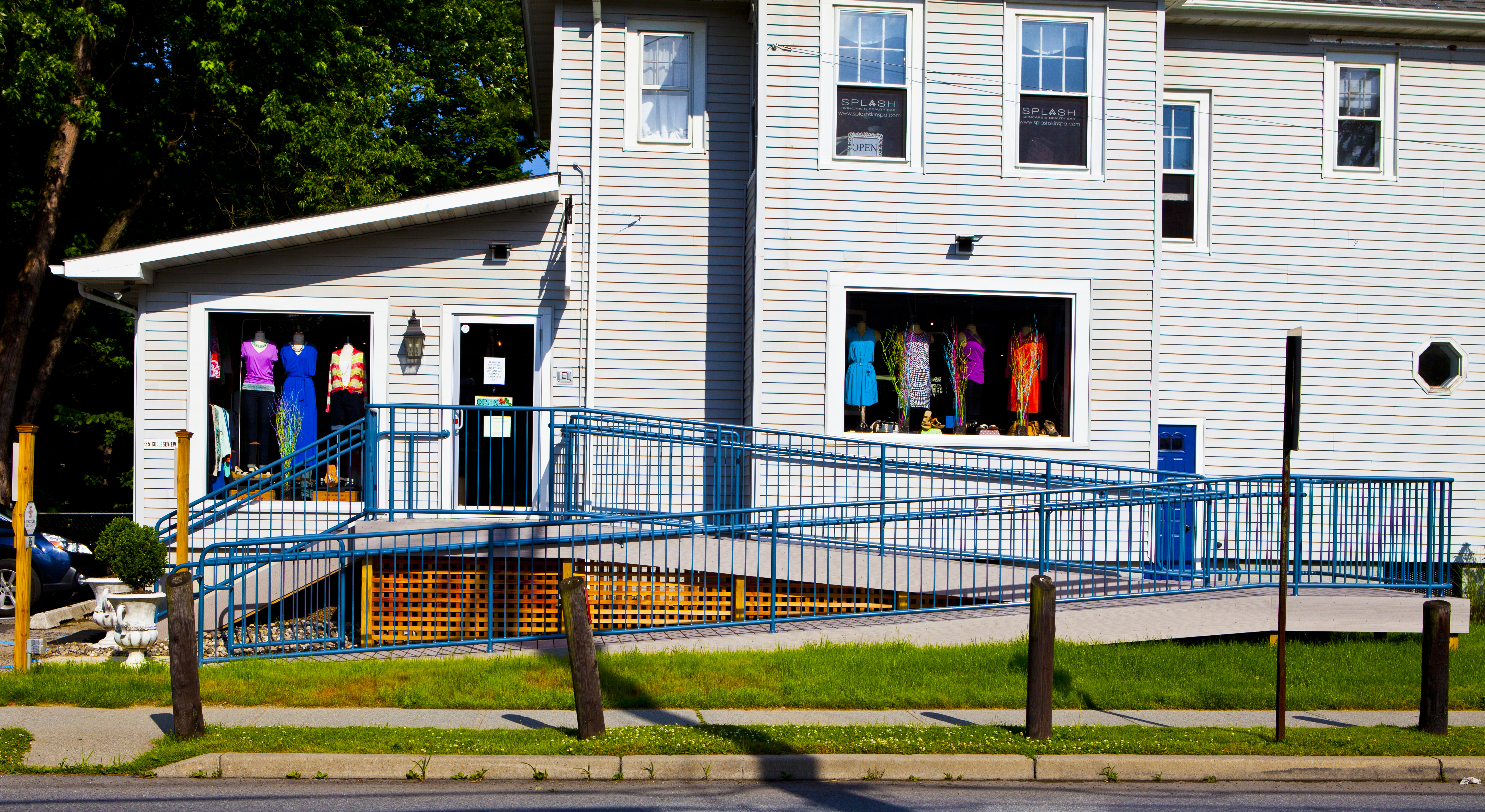 COMMERCIAL GALLERY | possenti-hof