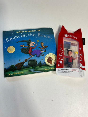 Room on The Broom Gift Set | Shelvie
