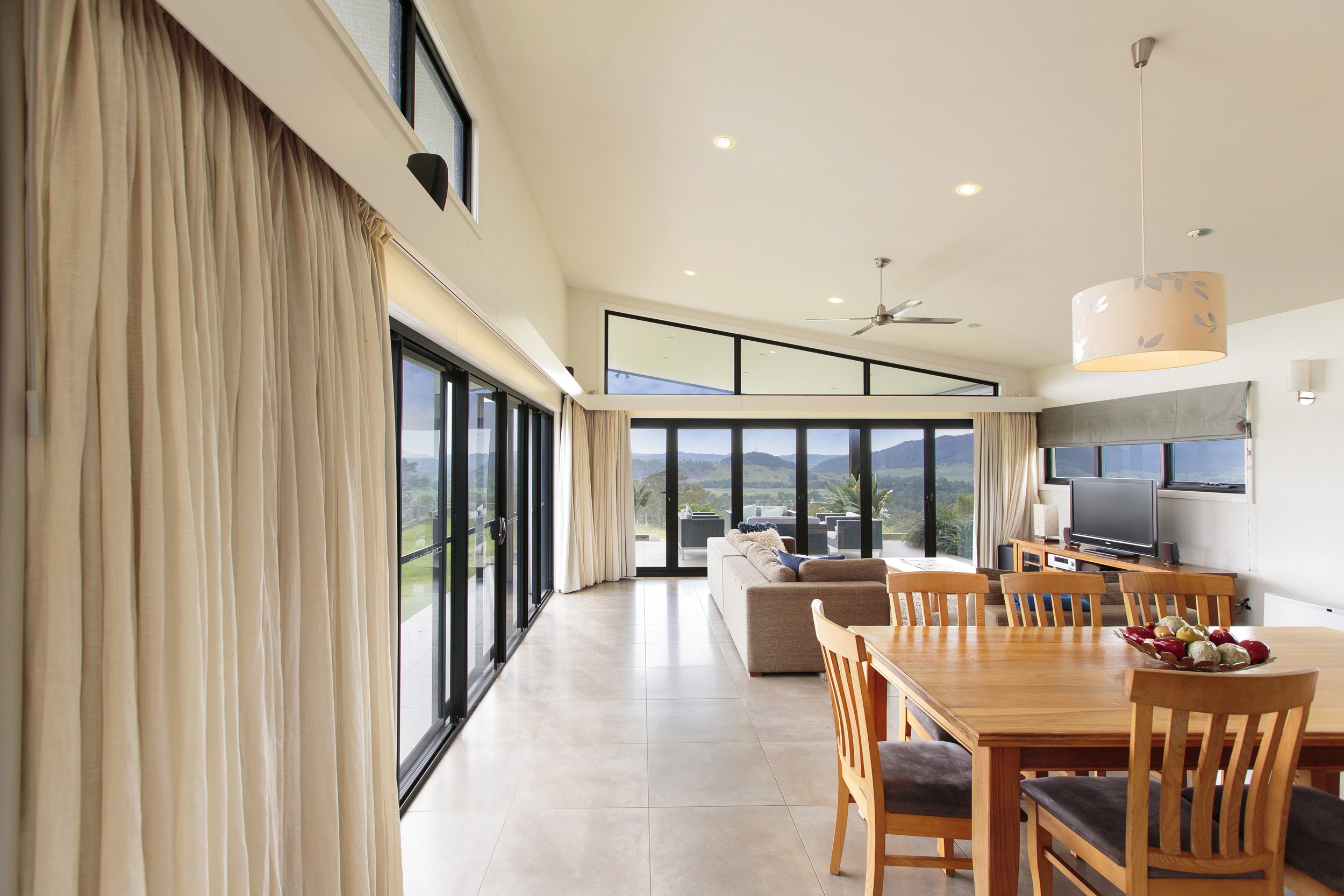 The Ridge HOUSE | Luxury Country Escape | New South Wales