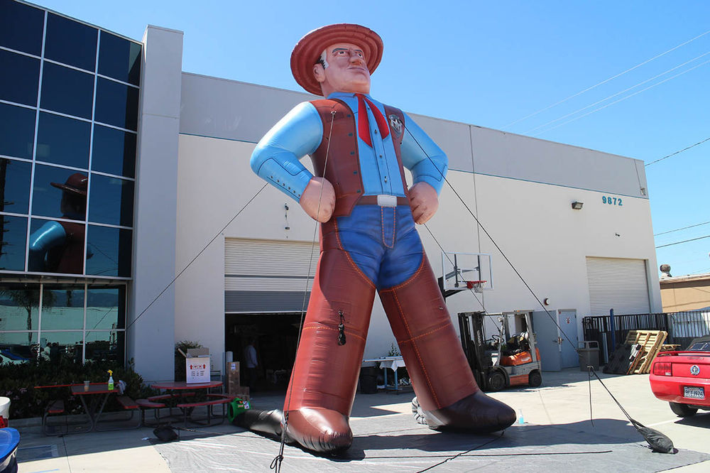 Giant Inflatable Cowboy with Hat | Western Inflatable Props