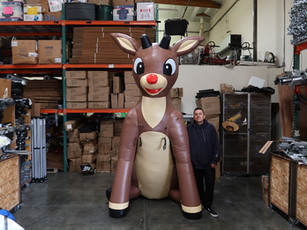 Shop Giant Christmas Inflatables at Creatable Inflatables
