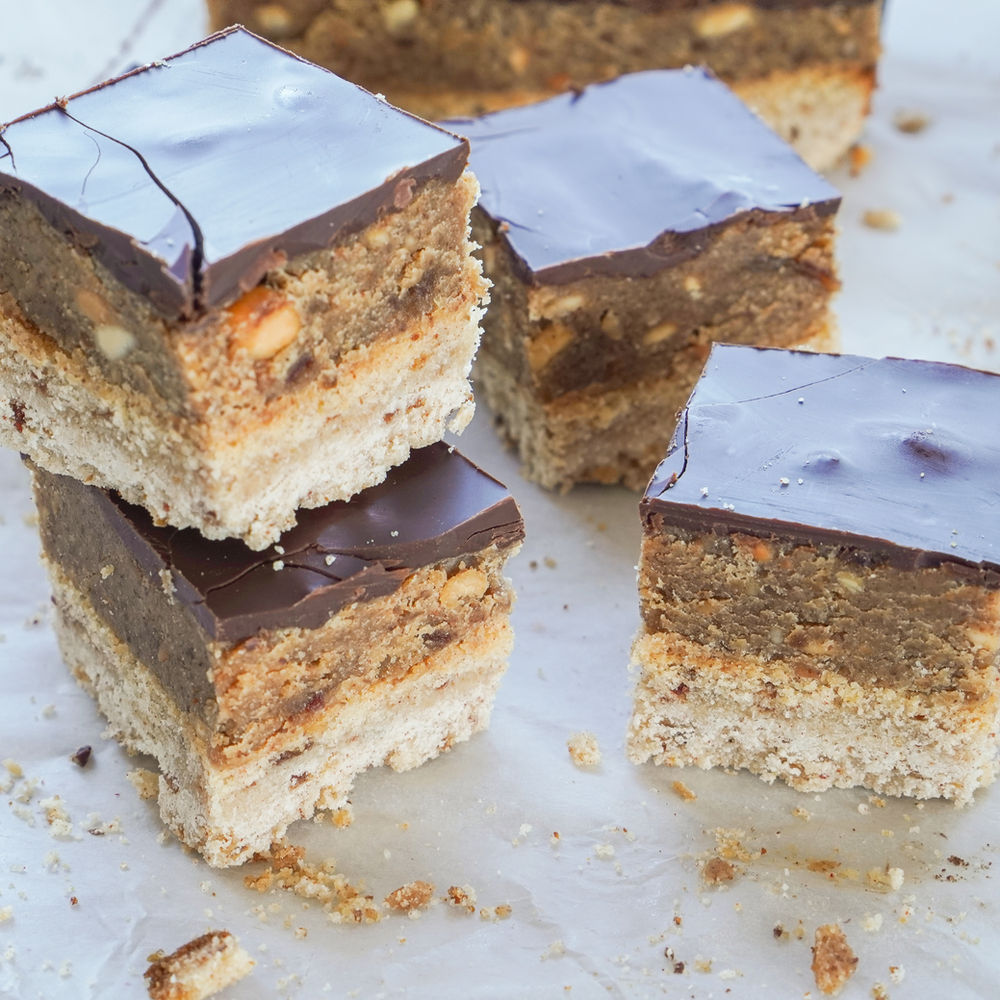 Chunky Nutty Caramel Chocolate Bites