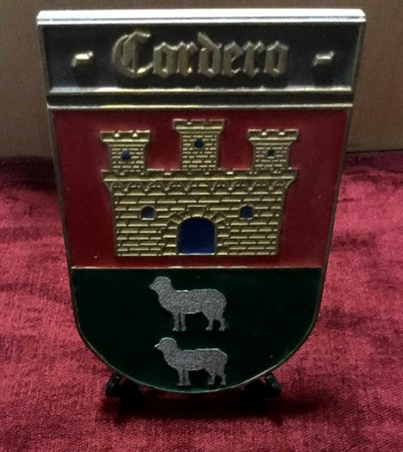 Cordero, escudo del apellido en esmalte | Arte y Heráldica