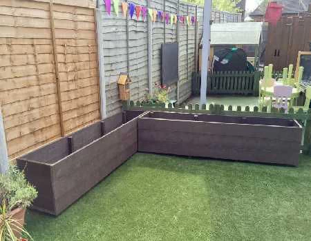 Define Your Garden with Narrow Planter Box - Where Style Meets Greenery! 🌿🏡