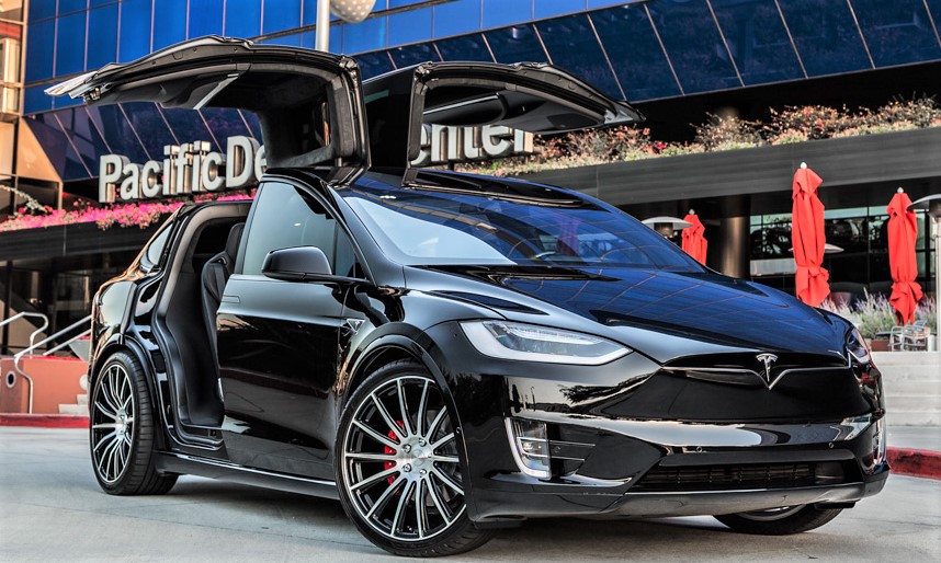 Reserve a Luxury Tesla X | CelebLux Chicago Indiana Transportation