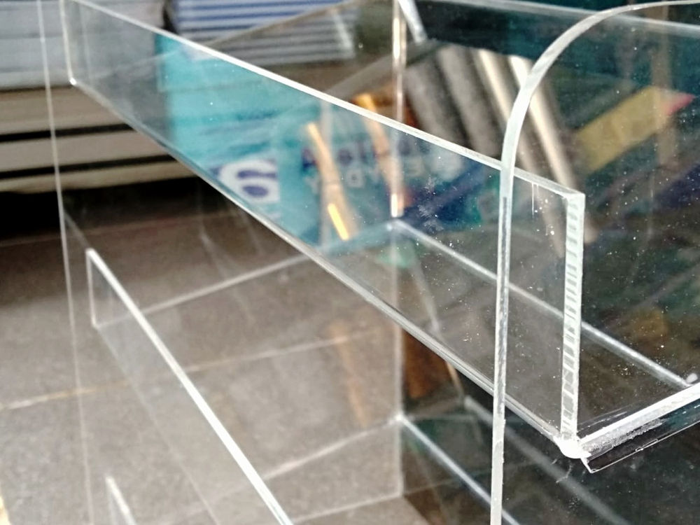 Rak Display ACRYLIC 3 tingkat BATAM