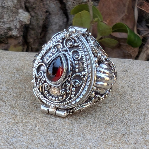 Teardrop Garnet Poison Ring | The Cauldron Black