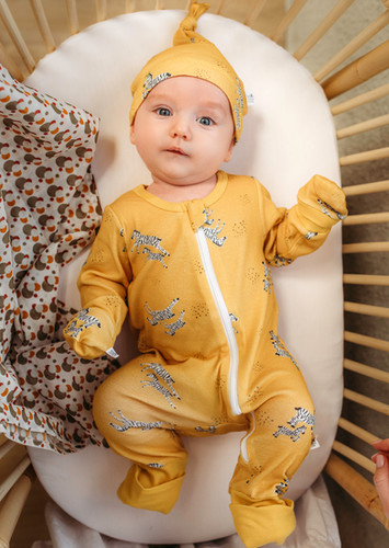 Zesty Zoe Babys First Organic Gift Hamper- 0-6 Months | Tickle Tickle