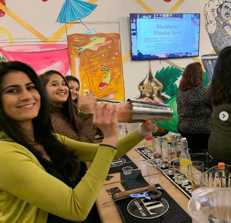Liquor Lab cocktail class