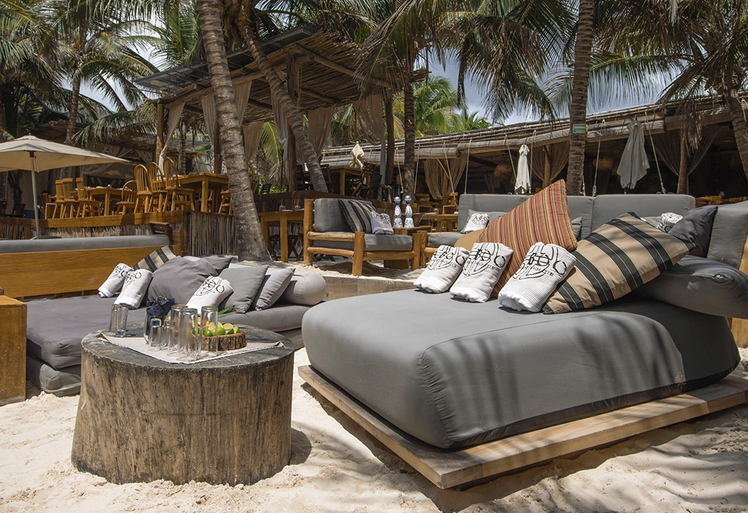 Taboo Tulum - Pool Island | Grupo RosaNegra