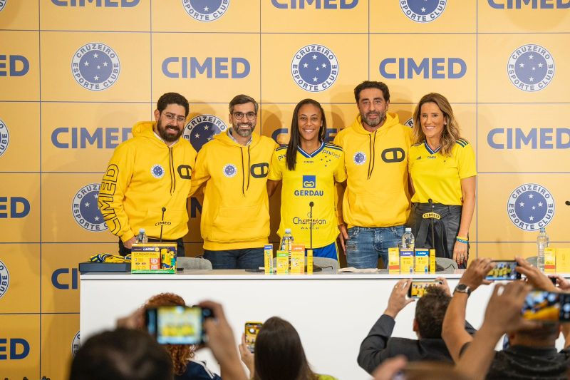 Cruzeiro anuncia patrocínio da CIMED para o futebol