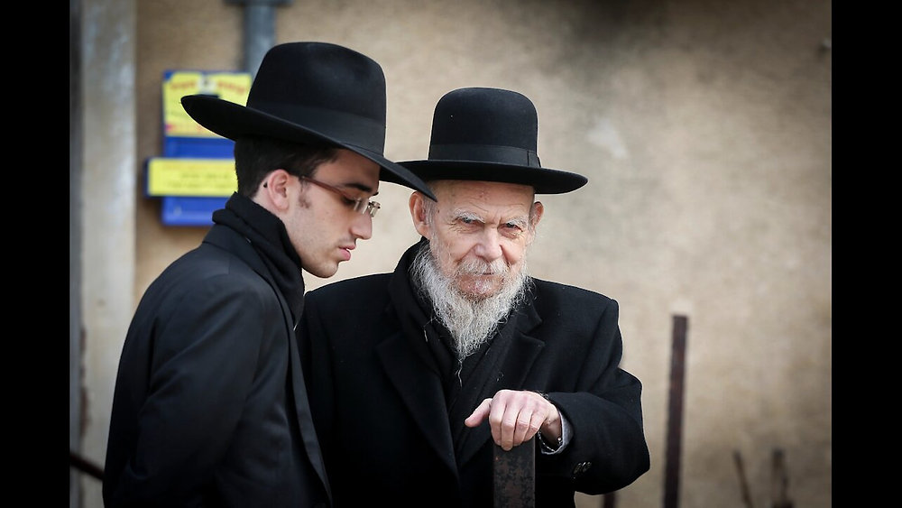 נכדו של מרן הרב גרשון אדלשטיין שליטא הרב אדלשטיין הודיע שהוא לא מורה