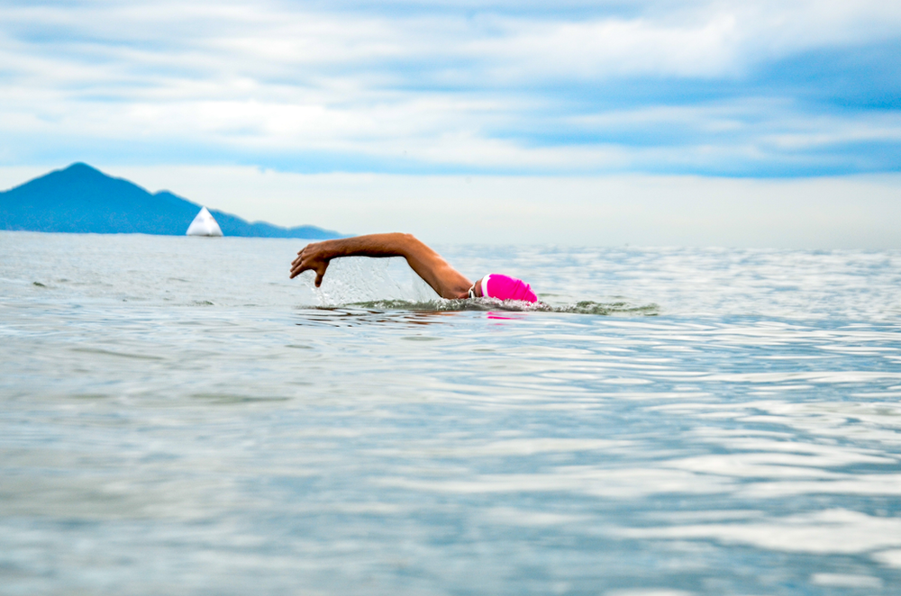 5 Motivos para você começar a nadar no mar nesse verão