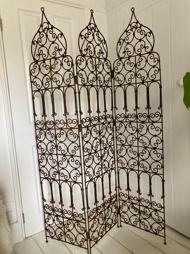 Wrought iron screen | RetroSpective