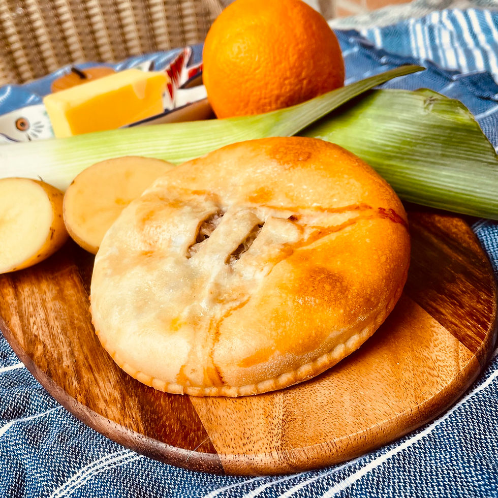 Hot meal in a crunchy crust| Panini Pie Factory