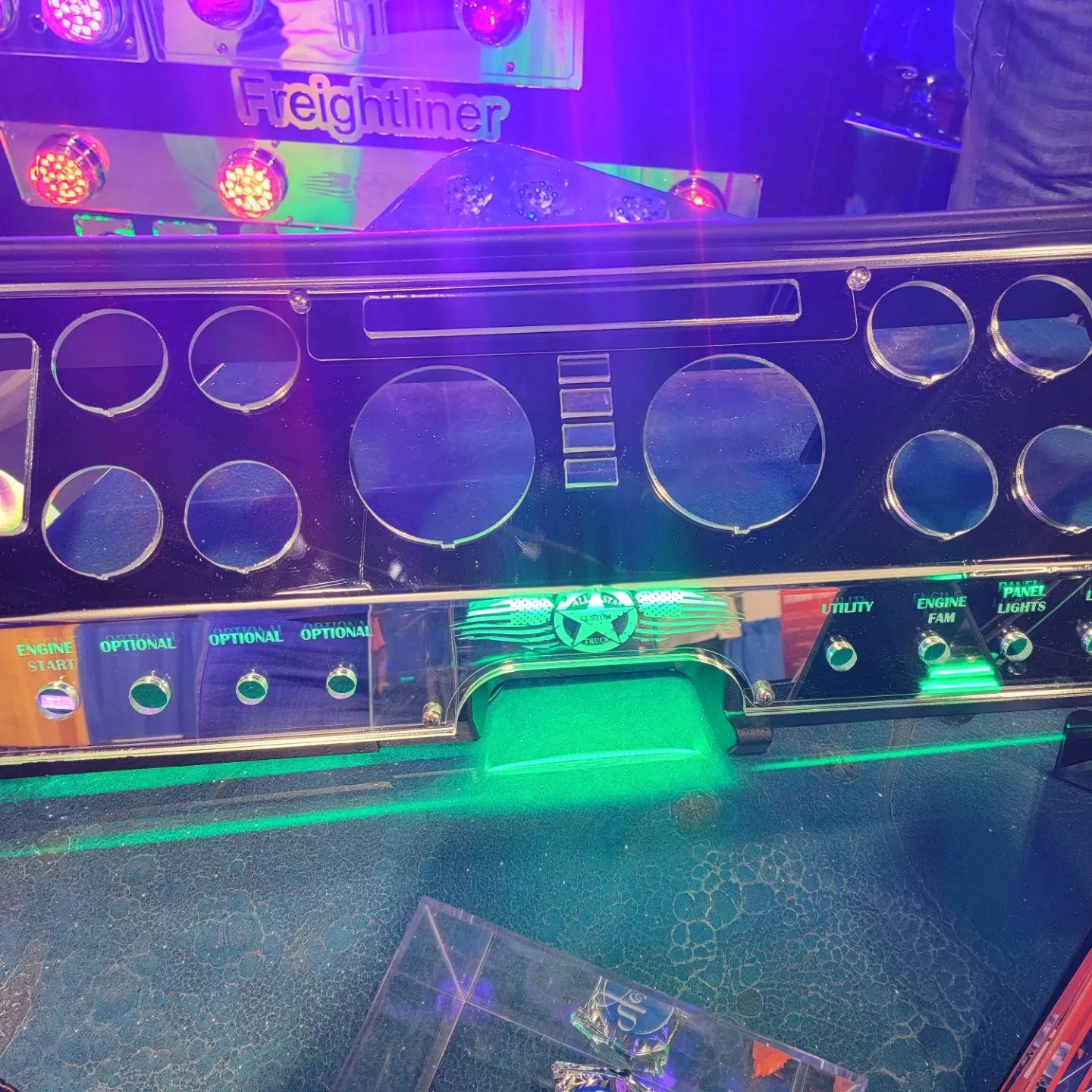 Acrylic Dash For Freightliner CLASSIC/ FLD Mirror Dash. With lighs | ALL STAR CUSTOM TRUC