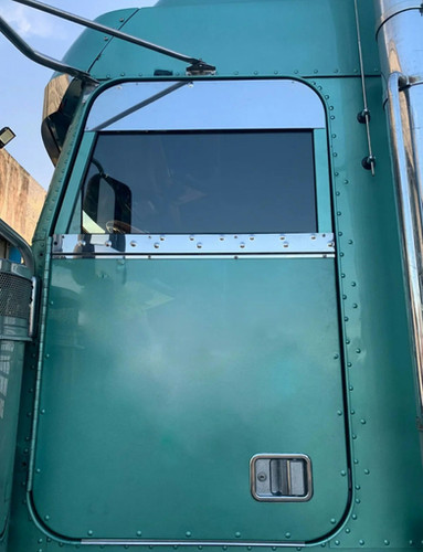 Freightliner Classic / Freightliner FLD 120. Full windows glass /door ...